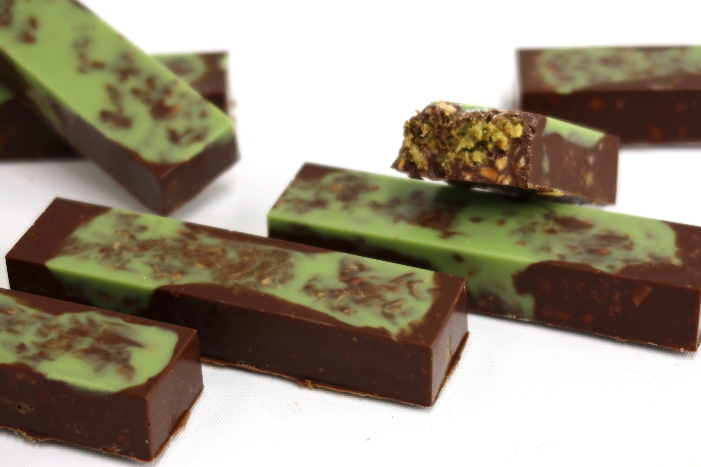 Dubai Choc Sticks – Falkowitz Cakes & Desserts