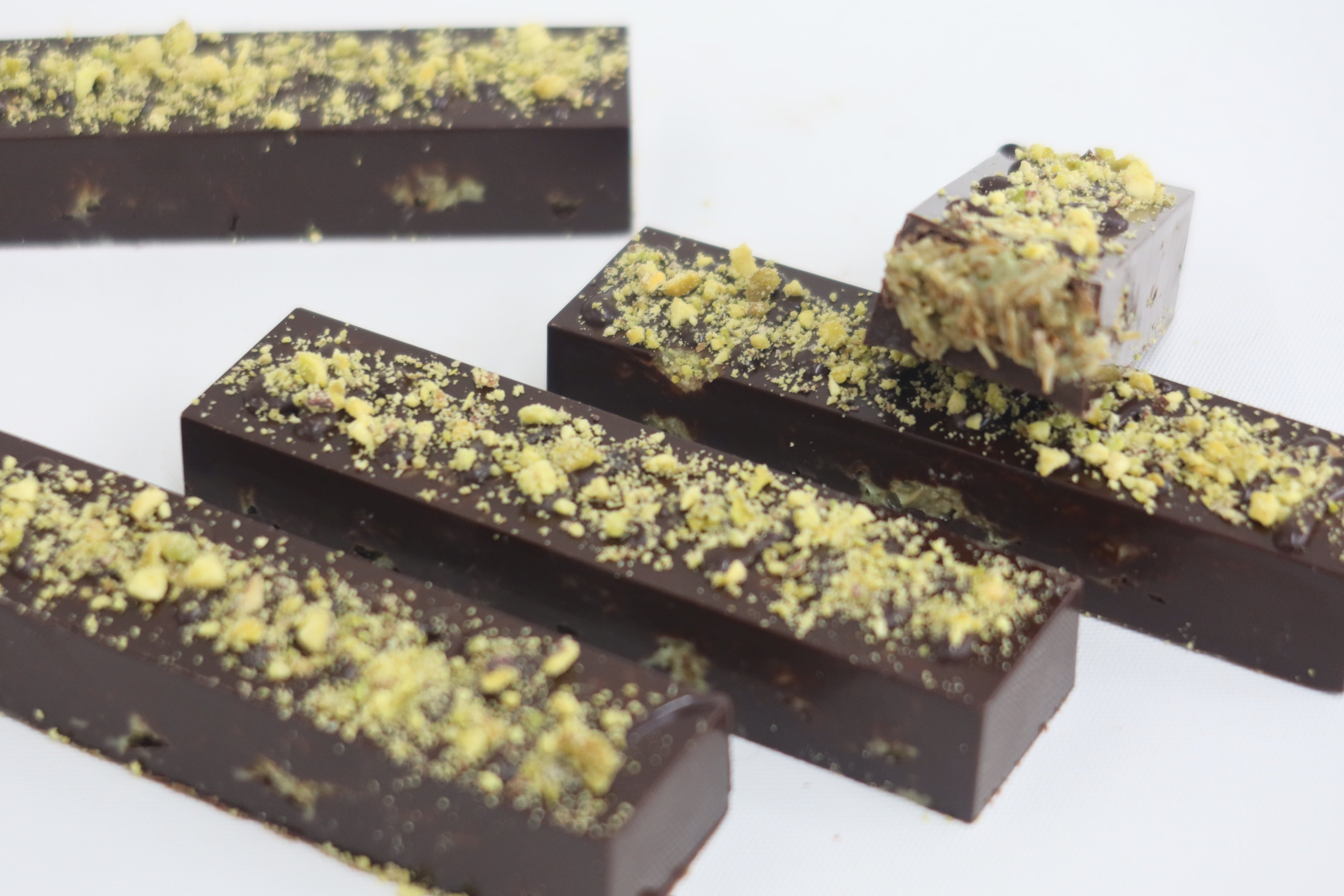 Dubai Choc Sticks – Falkowitz Cakes & Desserts