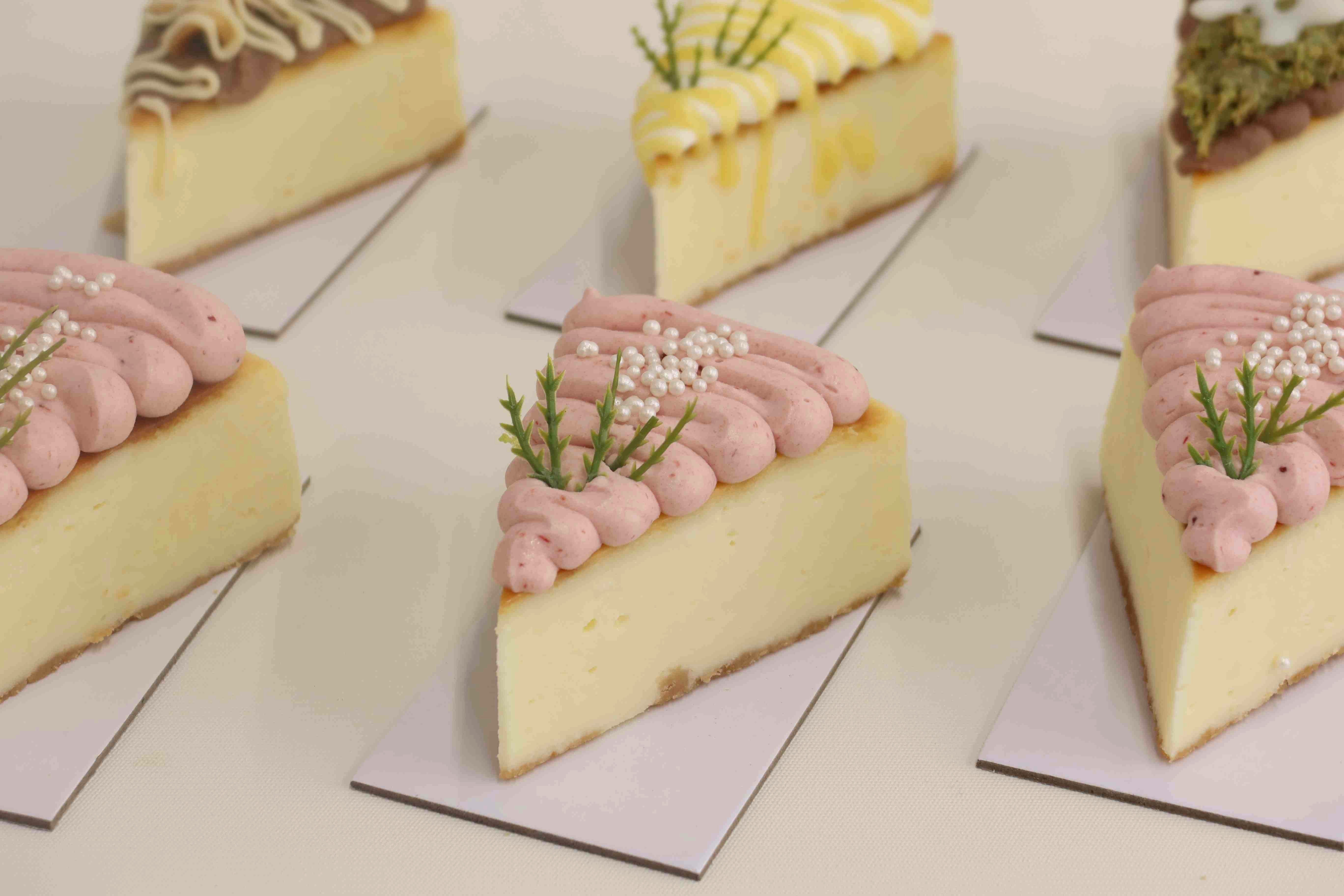 Milchig: Miniatures – Falkowitz Cakes & Desserts